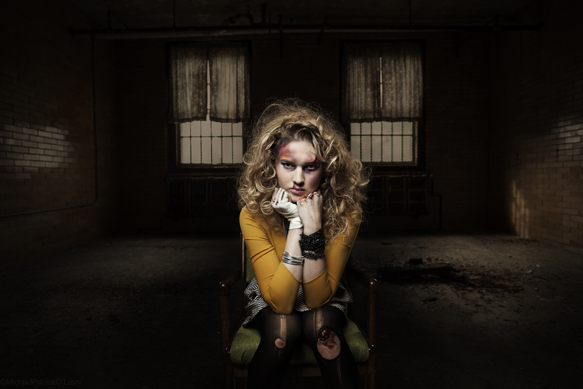 Scary-Beautiful | grianghrafadóir - noun, photographer